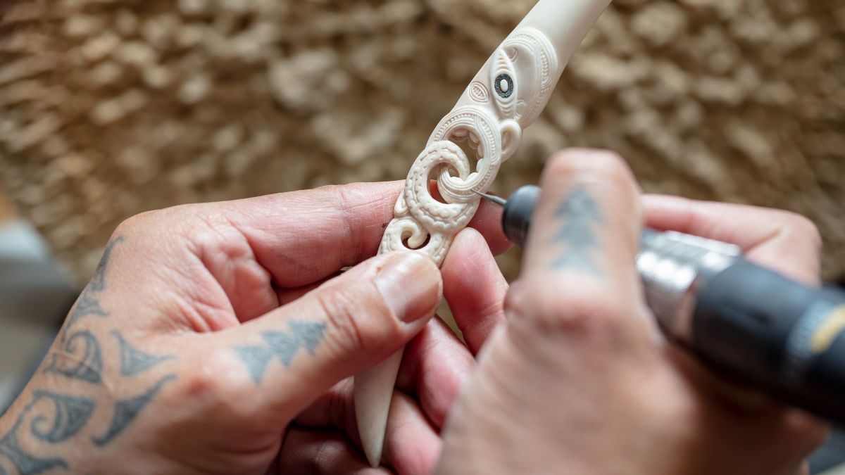 The National Stone and Bone Carving School - Te Puia