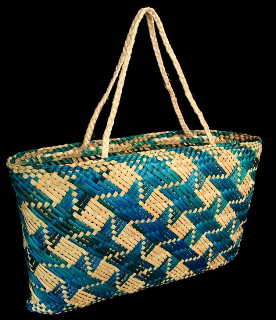 Kete Whakairo - Ahua Maori Art Gallery